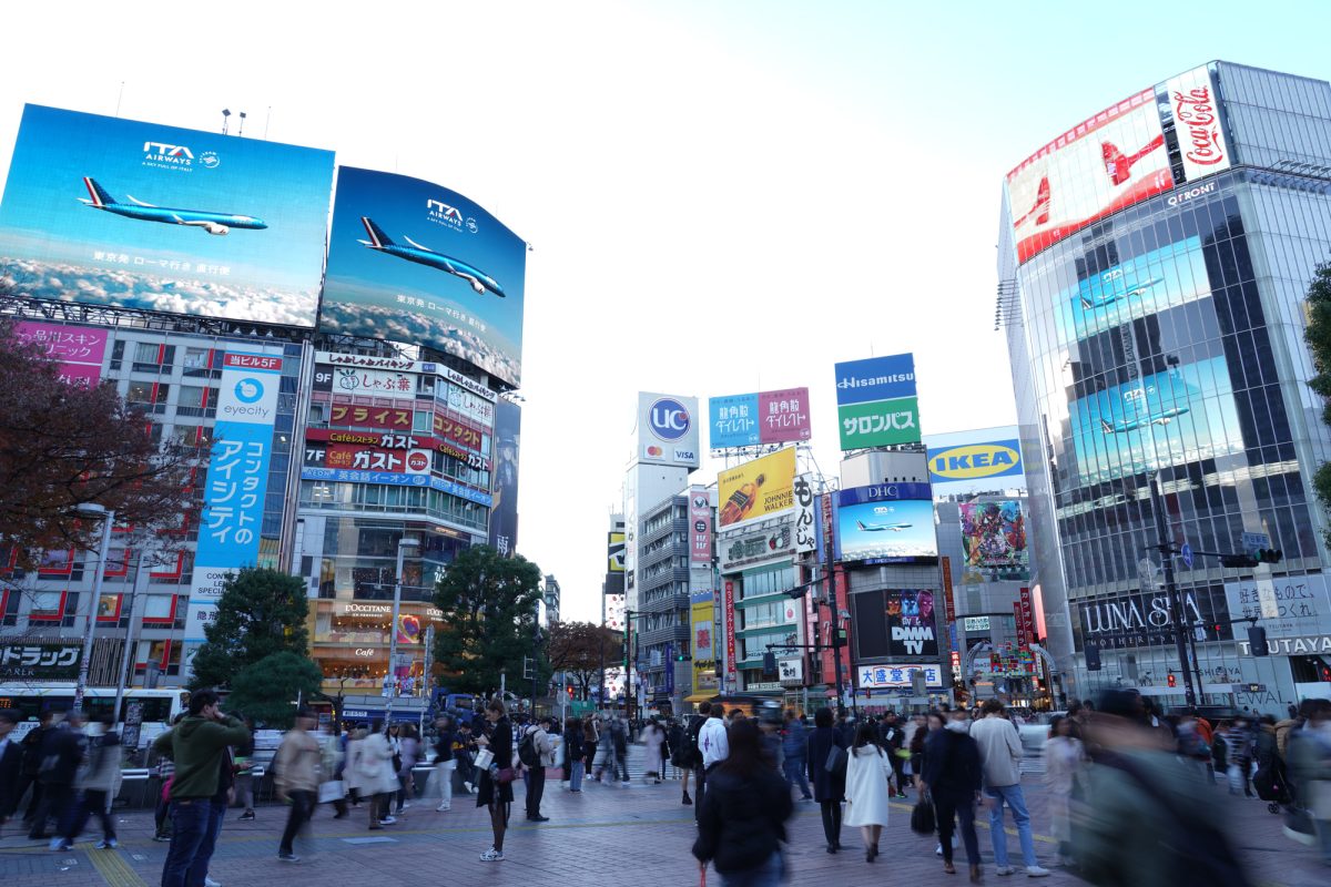 OOH（Out-of-Home）って何？特徴と魅力に迫る | OOH Cmedia | 国内・海外の屋外広告・交通広告・イベントスペースの総合 ...